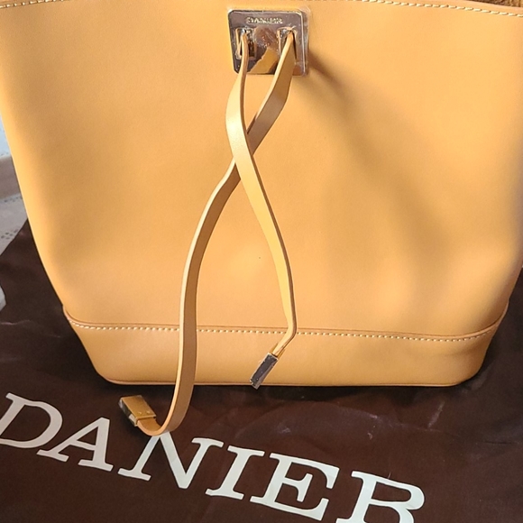 Danier | Bags | Danier Tan Leather Bucket Bag Crossbody | Poshmark